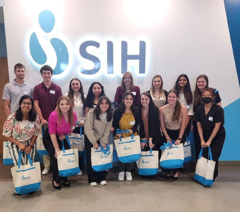 SIH Interns Gain Valuable Experience | Southern Illinois Healthcare